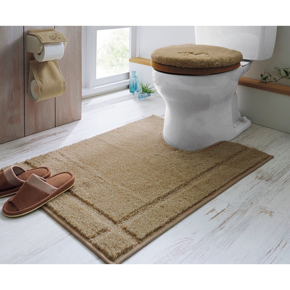 トイレマット(フカフカ抗菌防臭) - インテリアの通販ならセシール(cecile)