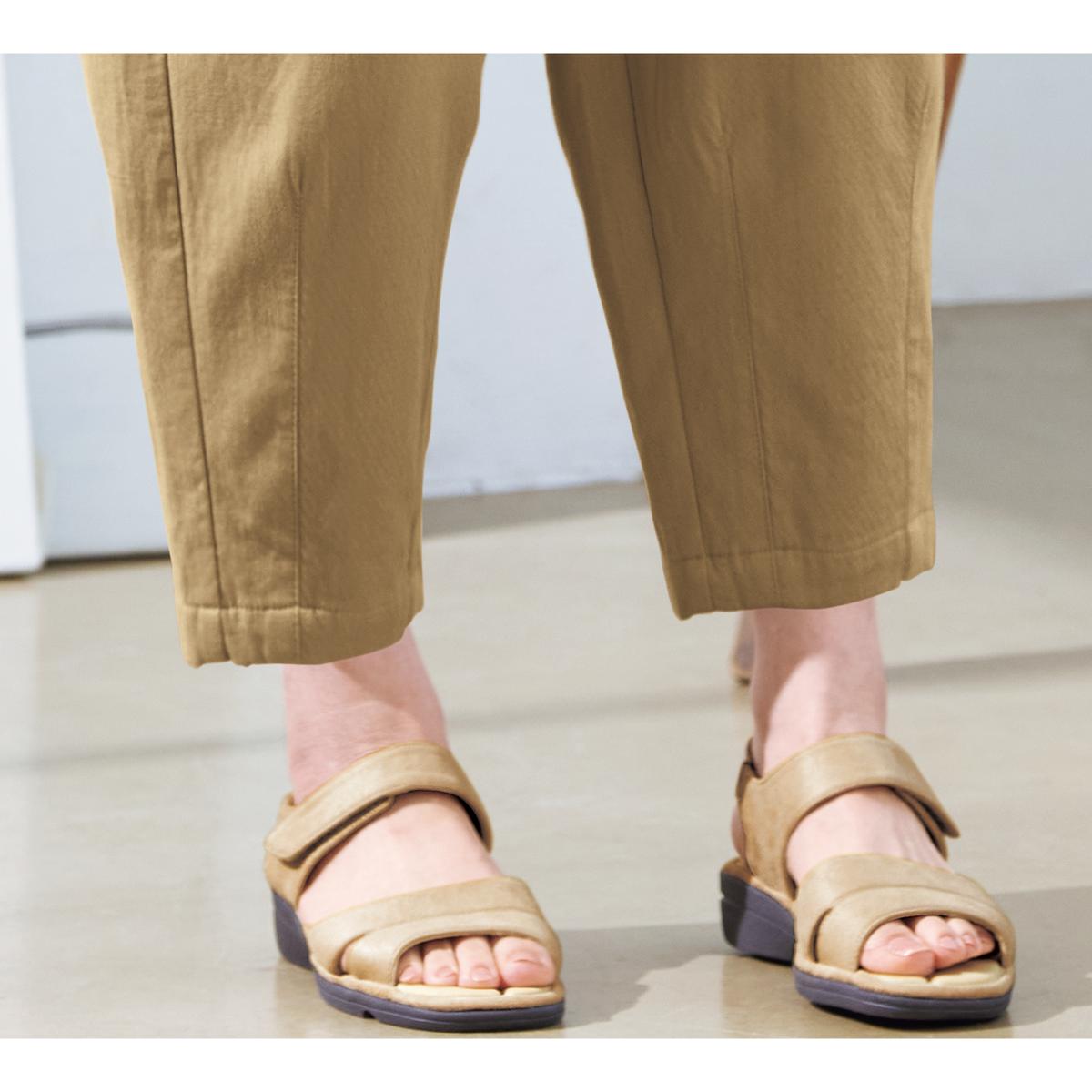 4E軽量コンフォートサンダル/あとりえOKADA - ファッション通販ならセシール(cecile)